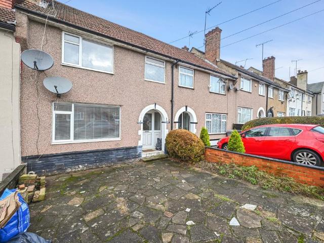 Ballards Road, London, NW2 4 bed terraced house to rent £2,650 pcm £612 pw