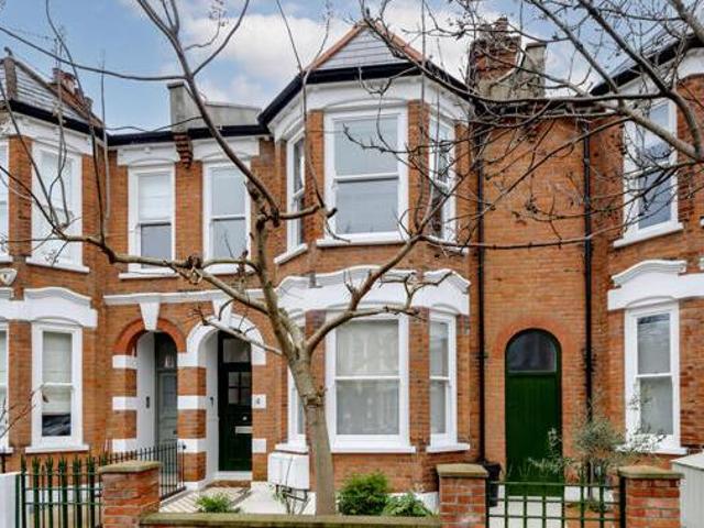 Balliol Road, London, 2 Bedroom Flat