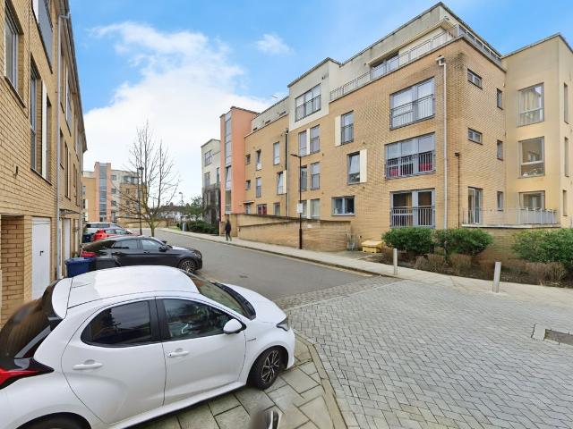 Ballota Court, Fortune Avenue, Edgware HA8, 2 bed flat to rent, £1,700 pcm | PrimeLocation