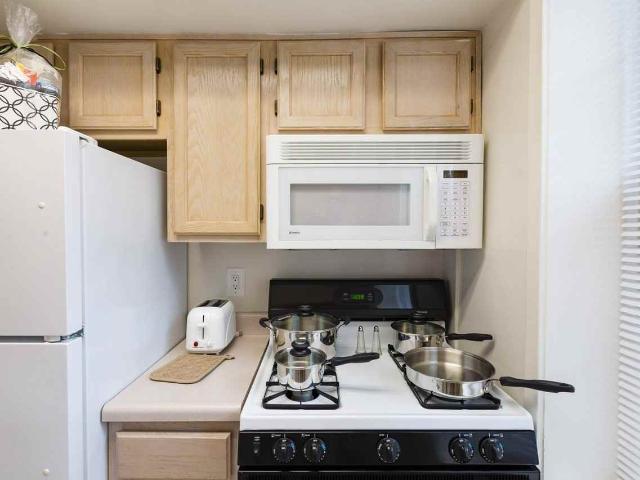 Ballston Park Studio Apartment for Rent at 351 N Glebe Rd, Arlington, VA 22203 Ashton Heights