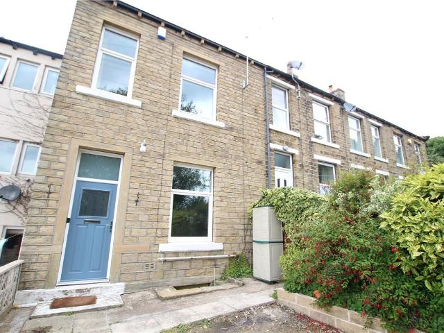 Ballroyd Lane, Huddersfield, West Yorkshire HD3, 3 bed terraced house to rent, £895 pcm | PrimeLocation