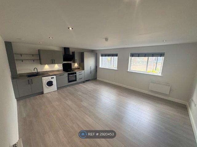 Balm Walk, Leeds LS11, 2 bed flat to rent, £1,200 pcm | PrimeLocation