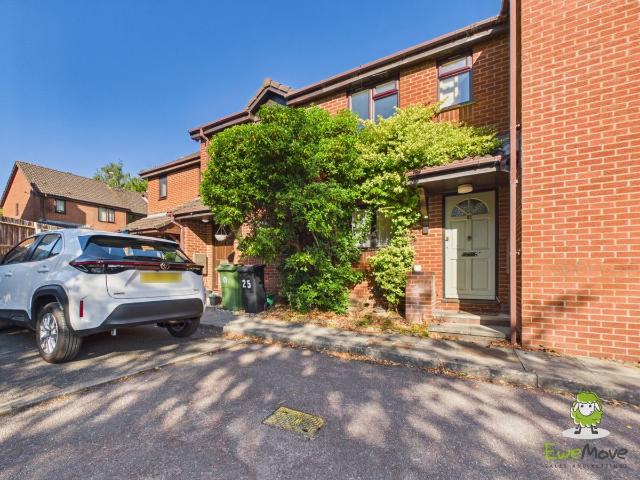 Balmoral Way, Basingstoke, Hampshire RG22, 2 bed terraced house to rent, £1,350 pcm | PrimeLocation