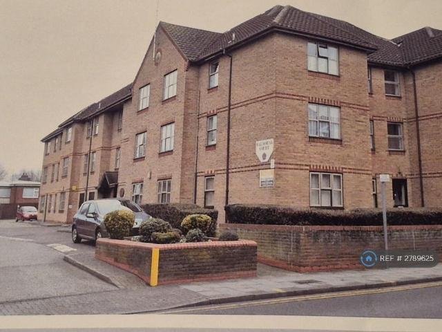 Balmoral Court, Chelmsford, CM2 1 bed flat to rent £1,000 pcm £231 pw