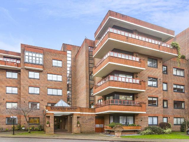 Balmoral House, Windsor Way, London W14, 1 bed flat to rent, £2,200 pcm | PrimeLocation