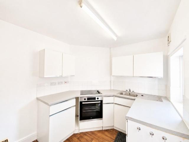 Balmoral Road, Nottingham. 3 bed terraced house to rent £1,095 pcm £253 pw