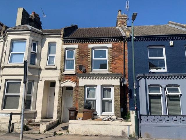 Balmoral Road, Gillingham, Kent ME7, 1 bed flat to rent, £1,047 pcm | PrimeLocation