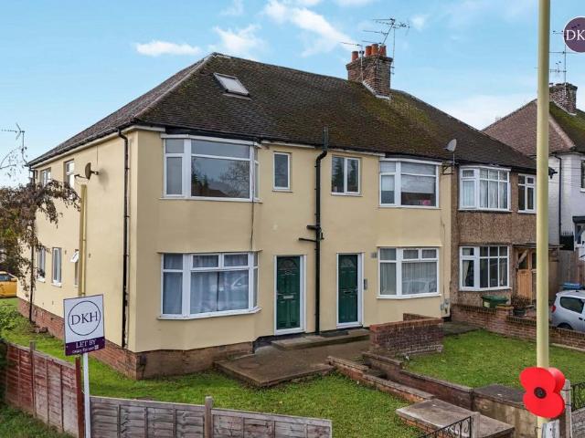 Balmoral Road, Hertfordshire WD24 2 bed apartment to rent £1,550 pcm £358 pw