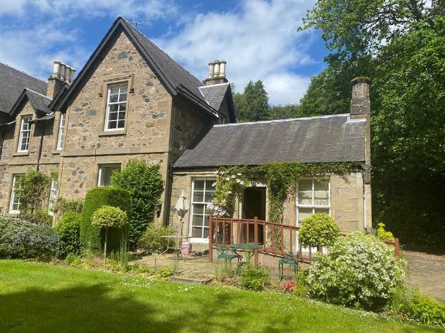 Balmoral Road, Rattray PH10, 2 bed flat to rent, £850 pcm | PrimeLocation