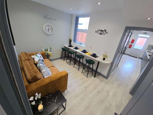 Balmoral Road Room 3