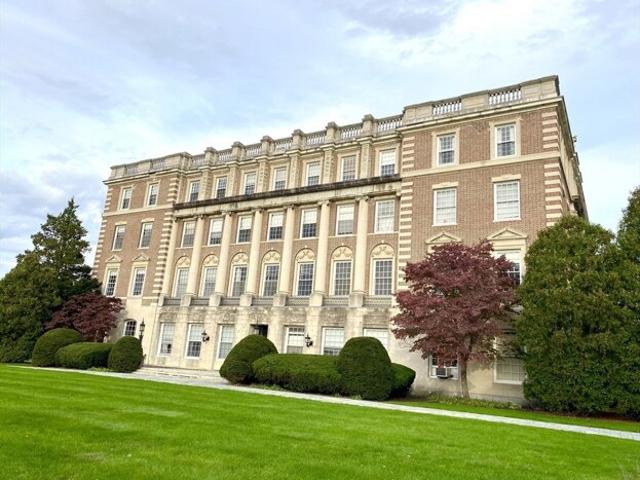 Balmoral St Unit,andover, Condo For Sale
