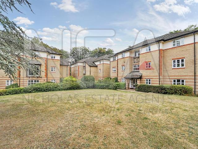 Balmore Park, Caversham, Reading RG4, 2 bed flat to rent, £1,400 pcm | PrimeLocation