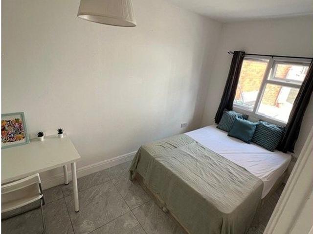 Balnacraig Avenue, London NW10, 1 bed flat to rent, £1,580 pcm | PrimeLocation