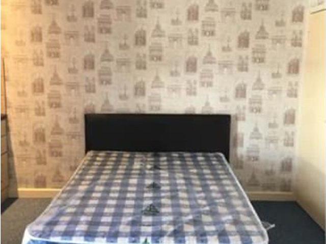 Balne Lane, Wakefield WF2, Studio to rent, £600 pcm | PrimeLocation