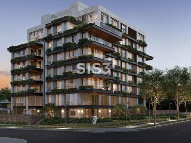 Apartamento à venda no Cabral | 3 suítes, 2 vagas