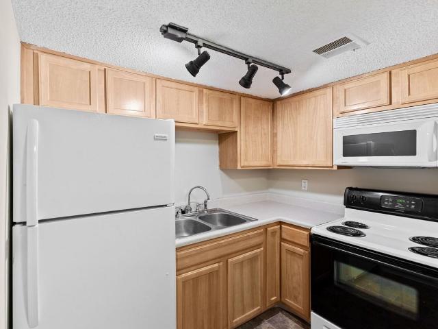 Balsam Avenue Apartments: The Courts Studio Apartment for Rent at 3606 Balsam Ave, Indianapolis, IN 46205 Mapleton Fall Creek