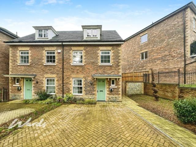 Balston Road Maidstone ME14 4 bed semi detached house to rent £2,100 pcm £485 pw