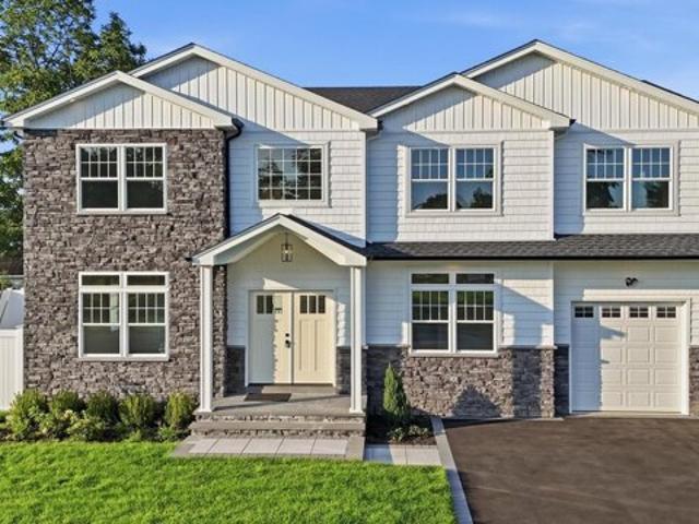 Barter Ln, Hicksville, Home For Sale