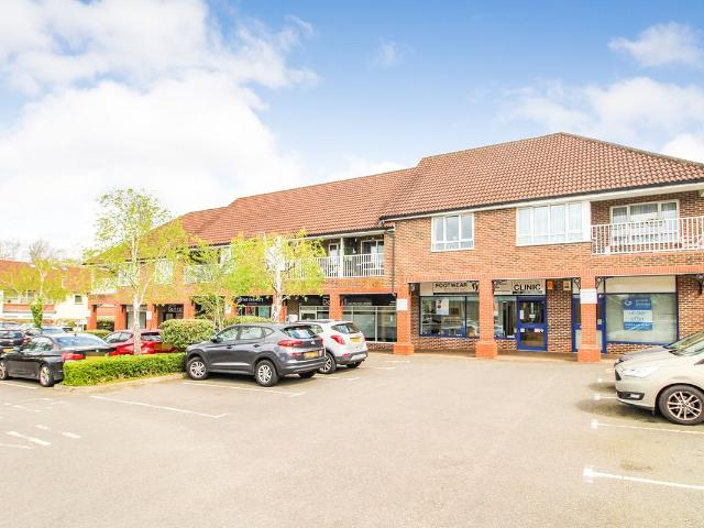Bartholomew Way, Horsham, West Sussex. RH12, 2 bed flat to rent, £1,300 pcm | PrimeLocation
