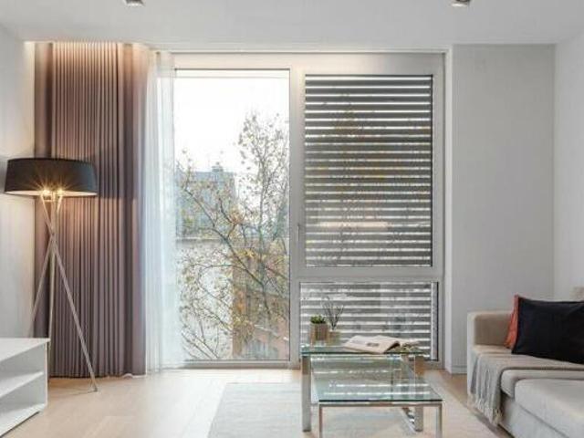 Bartholomew Close, London, 1 Bedroom Flat