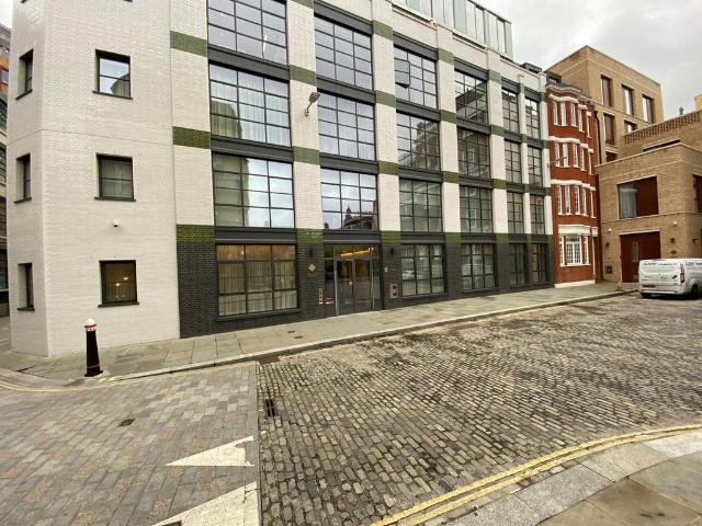 Bartholomew Close, London EC1A 1 bed flat to rent £2,650 pcm £612 pw
