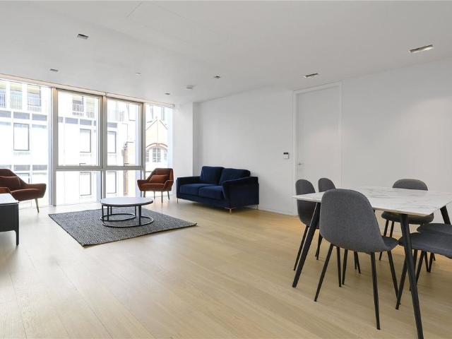 Bartholomew Close, London, EC1A 3 bed apartment to rent £6,250 pcm £1,442 pw