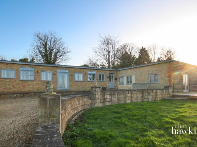 Barton Close, Bradenstoke SN15, 3 bed bungalow to rent, £1,895 pcm | PrimeLocation