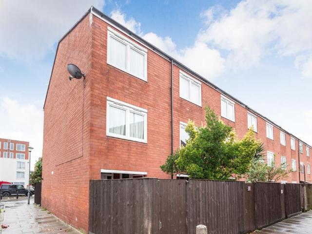 Barton Close, London, E9 3 bed house to rent £1,950 pcm £450 pw