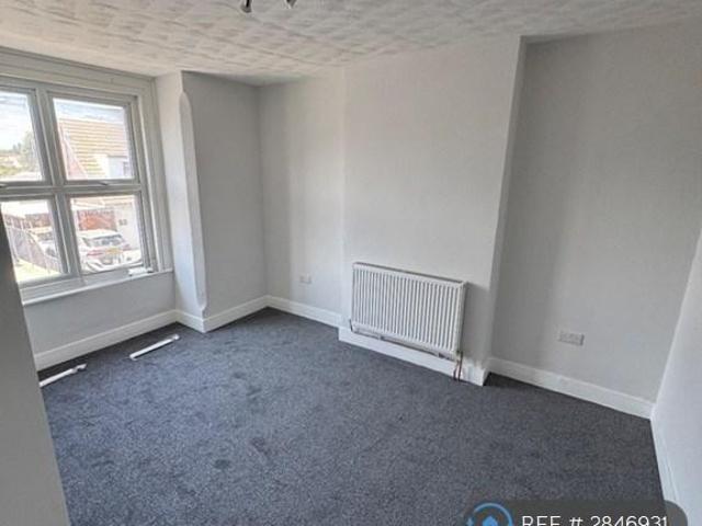 Barton Hill Drive, Sheerness, ME12 4 bed terraced house to rent £1,875 pcm £433 pw