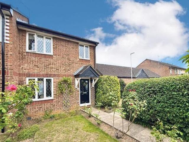 Barton Hills, Spayne Close, Luton, 3 Bedroom End