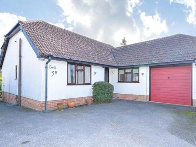 Barton On Sea, Dilly Lane, New Milton, 2 Bedroom Bungalow