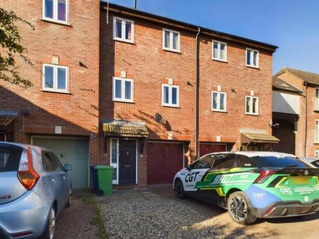 Barton Mews, Tewkesbury, 3 Bedroom House