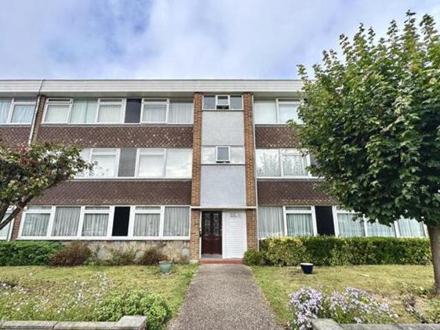 Barton Meadows, Barkingside, 2 Bedroom Apartment