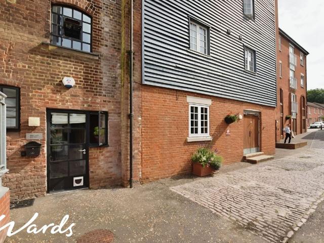 Barton Mill Road, Canterbury CT1, 2 bed maisonette to rent, £1,500 pcm | PrimeLocation