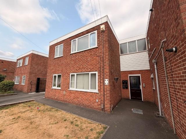 Barton Street, Beeston NG9, 2 bed flat to rent, £995 pcm | PrimeLocation