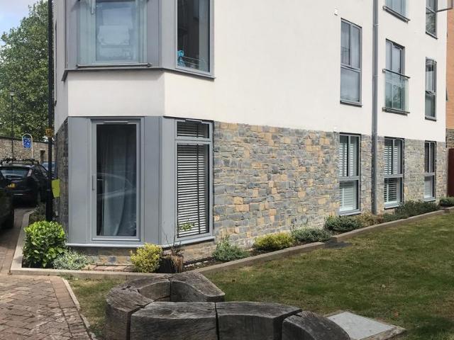 Barton Road, Bristol, BS2 2 bed ground floor maisonette to rent £1,700 pcm £392 pw