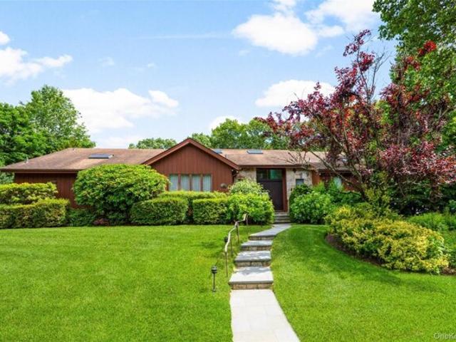 Barton Rd, White Plains, Home For Sale