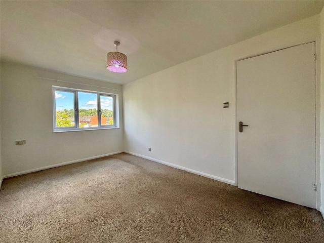Bartons Way, Farnborough, Hampshire, GU14