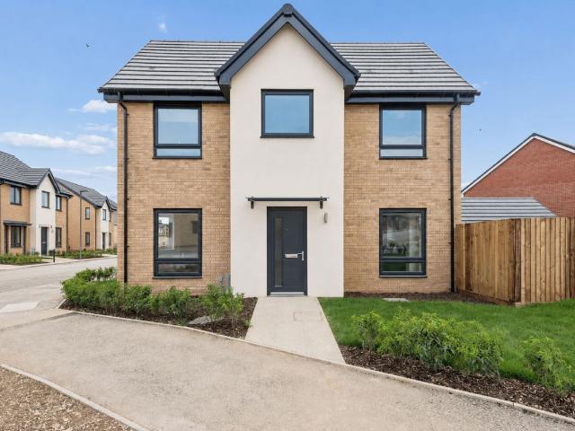 Bartlett Way, Stevenage SG1, 3 bed detached house to rent, £2,000 pcm | PrimeLocation