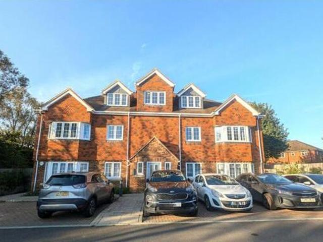 Bartrams Close, 2 Bedroom Flat
