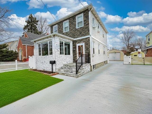 Barwick St, Floral Park, Home For Sale