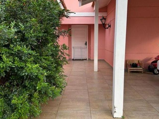Barão Geraldo Condomínio Casas de Gaia excelente casa com 4 dormitóriod sendo 2 suites. Excelen