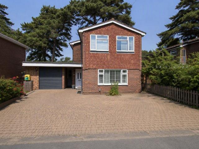Barbara Close, Church Crookham, Fleet, Hampshire GU52, 4 bed detached house to rent, £2,800 pcm | PrimeLocation