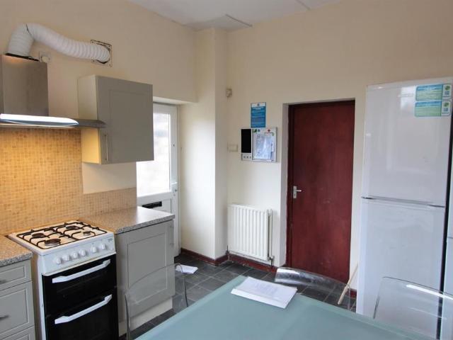 Barber Crescent, Sheffield S10, 6 bed shared accommodation to rent, £329 pcm | PrimeLocation