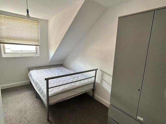 Barber Road, SHEFFIELD, S10 4 bed house to rent £1,499 pcm £346 pw