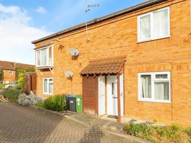 Barbers Mews, Neath Hill, 2 Bedroom Maisonette