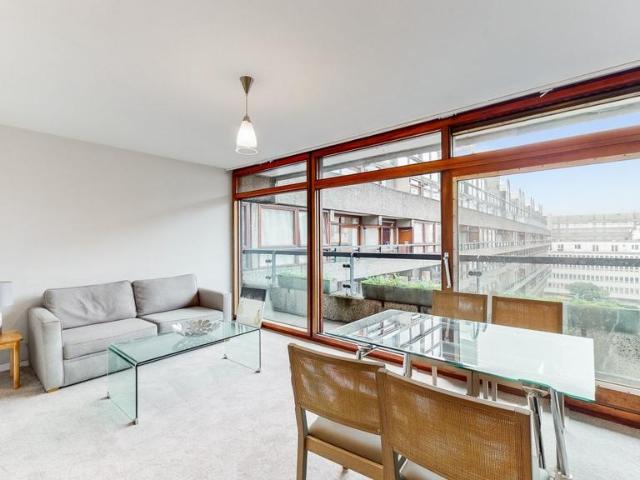 Barbican, EC2Y 1 bed apartment to rent £2,500 pcm £577 pw