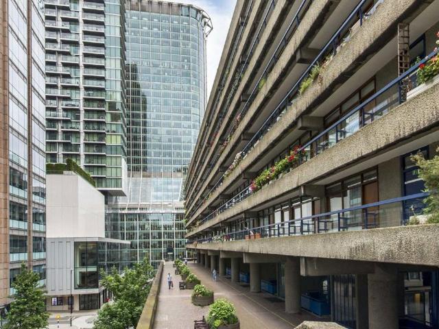 Barbican, London EC2Y 1 bed flat to rent £3,142 pcm £725 pw