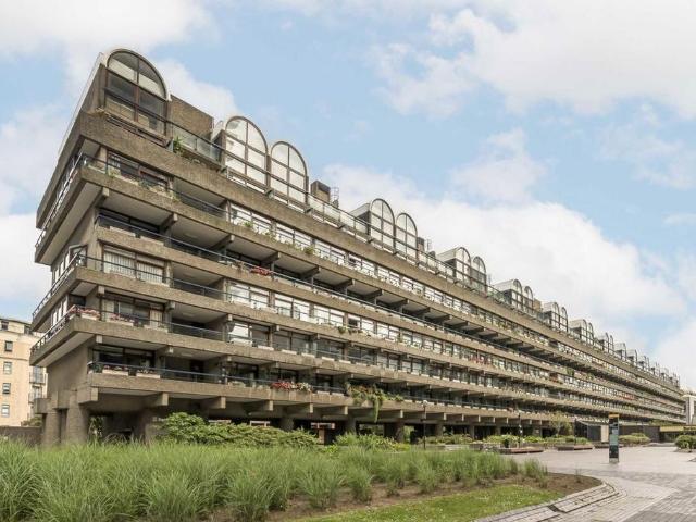 Barbican, London EC2Y 1 bed flat to rent £2,492 pcm £575 pw