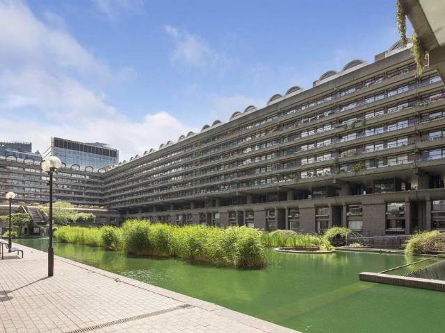 Barbican, London EC2Y 2 bed flat to rent £3,497 pcm £807 pw